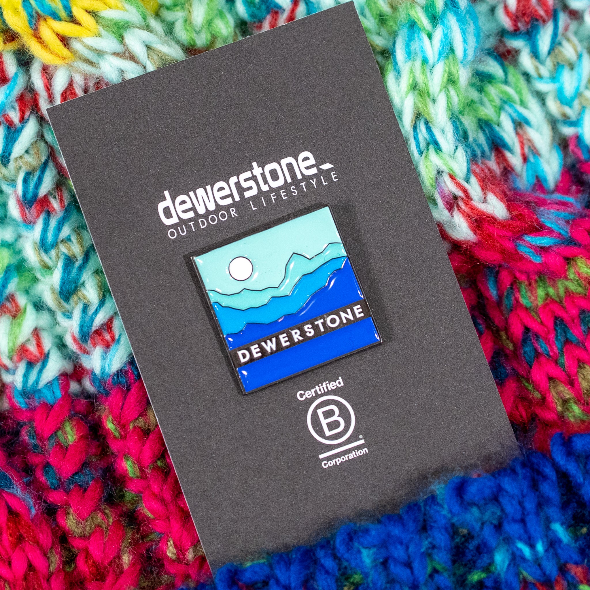 Enamel Pin - Vista Northern Lights – Dewerstone